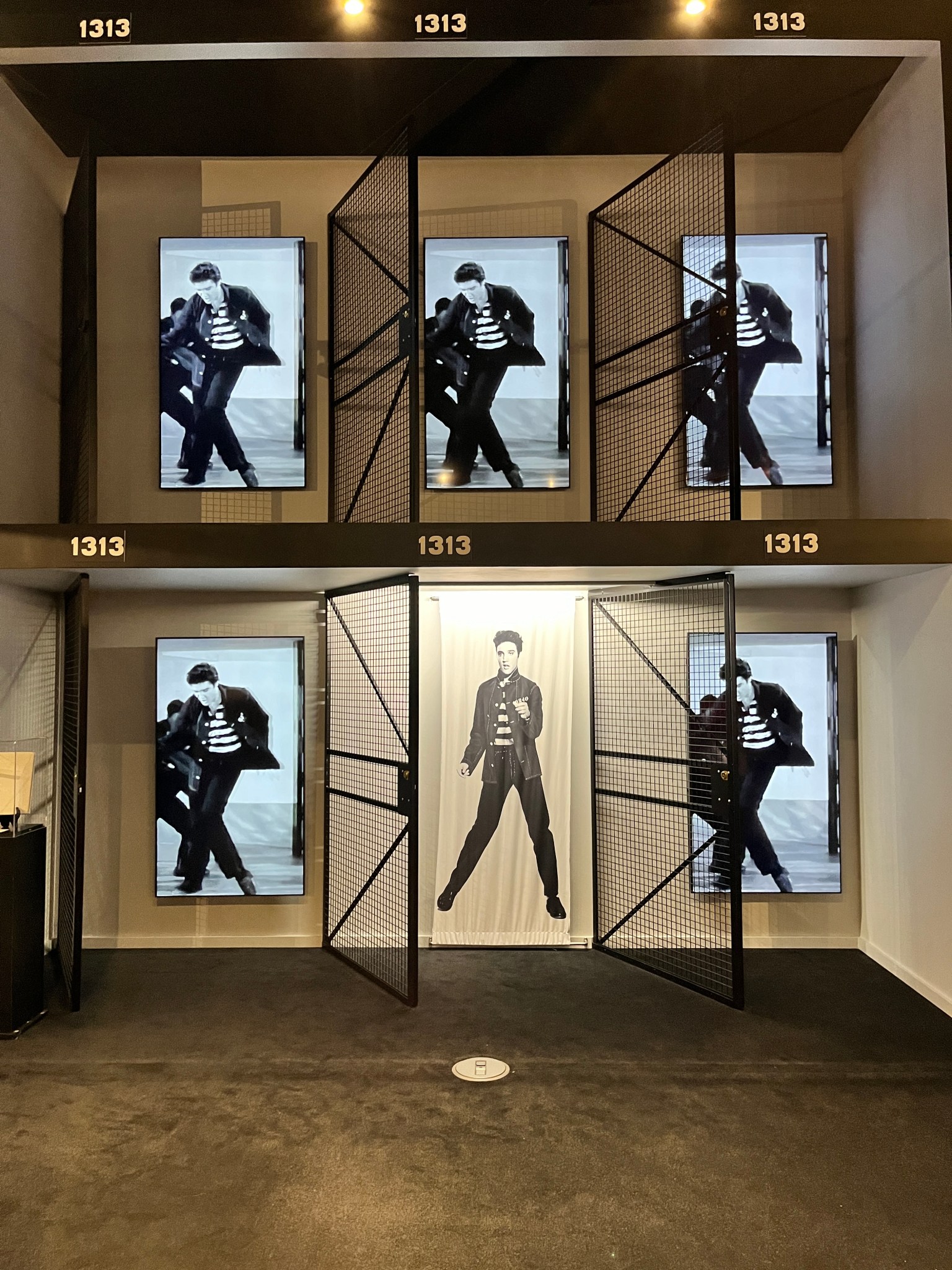Elvis World: Walking in Memphis – SoulRide